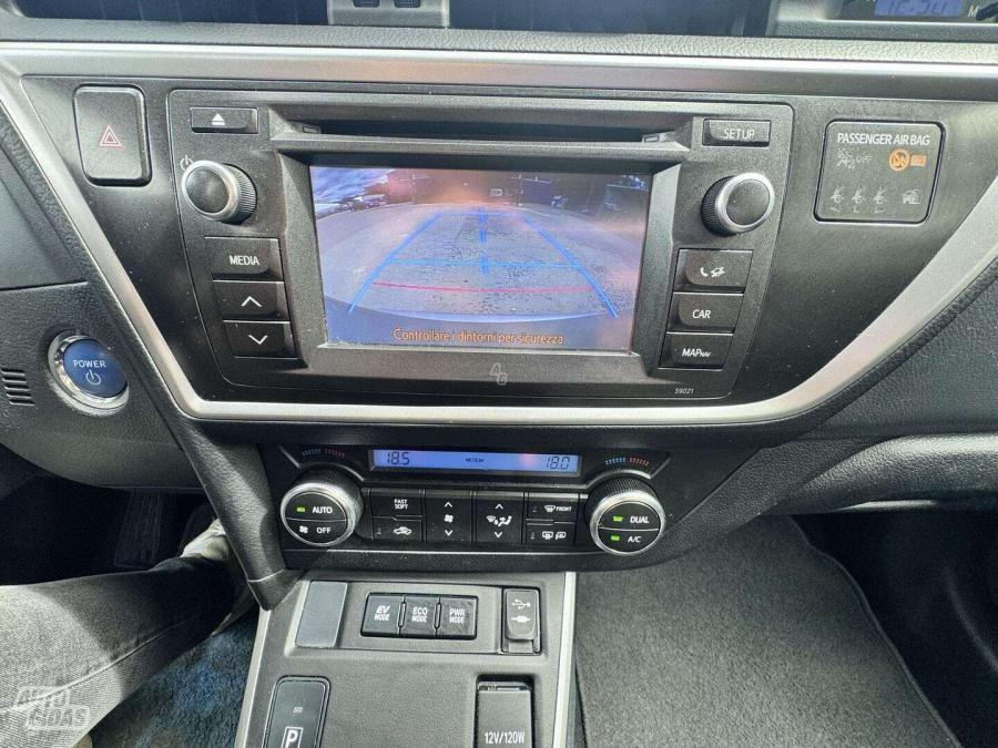 Toyota Auris 2013 Viļņa, ar dzinēja tilpumu 1.80 L un nobraukumu 44 tūkst. km par 12350 €, foto 16 vietnē AUTOMOTO.COM.LV