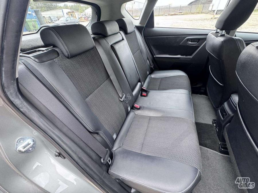 Toyota Auris 2013 Viļņa, ar dzinēja tilpumu 1.80 L un nobraukumu 44 tūkst. km par 12350 €, foto 22 vietnē AUTOMOTO.COM.LV