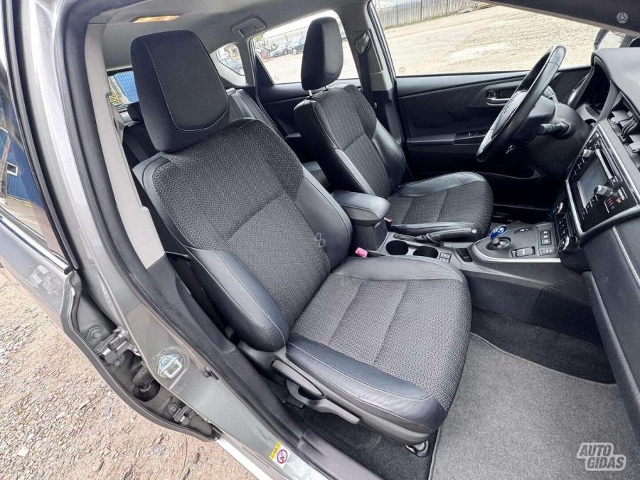 Toyota Auris 2013 Viļņa, ar dzinēja tilpumu 1.80 L un nobraukumu 44 tūkst. km par 12350 €, foto 23 vietnē AUTOMOTO.COM.LV