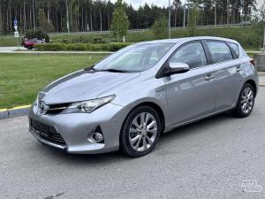 Toyota Auris 2013 in Vilnius, with an engine capacity of 1.80 L and mileage of 44 thousand km for 11950 €, photo  on AUTOMOTO.COM.LV
