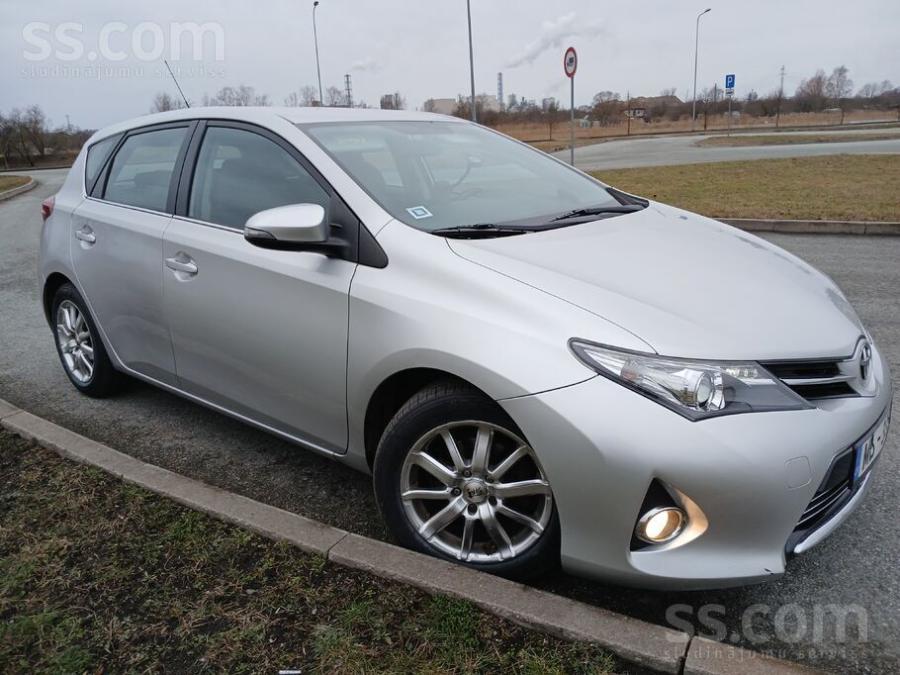 Toyota Auris 2014 Rīga, ar dzinēja tilpumu 1.40 L un nobraukumu 192 tūkst. km par 11350 €, foto 2 vietnē AUTOMOTO.COM.LV