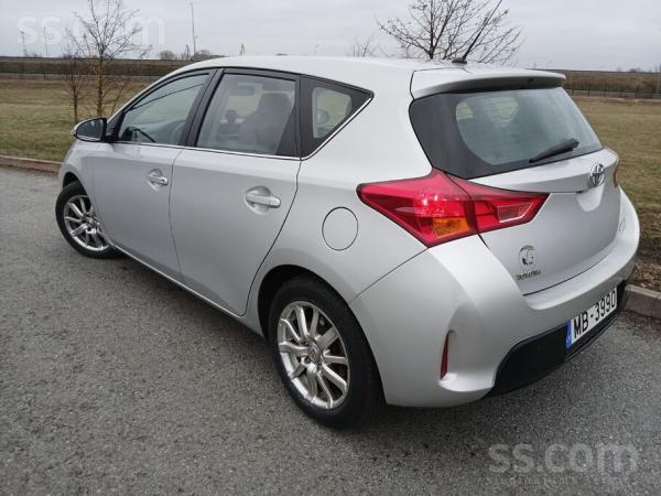 Toyota Auris 2014 Rīga, ar dzinēja tilpumu 1.40 L un nobraukumu 192 tūkst. km par 11350 €, foto 3 vietnē AUTOMOTO.COM.LV