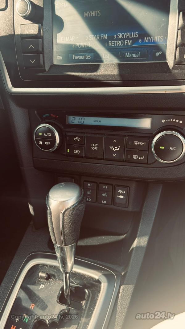 Toyota Auris 2014 in Rakvere, with an engine capacity of 1.60 L and mileage of 117 thousand km for 8000 €, photo 5 on AUTOMOTO.COM.LV