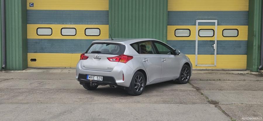 Toyota Auris 2014 in Kaunas, with an engine capacity of 1.60 L and mileage of 301 thousand km for 7200 €, photo 5 on AUTOMOTO.COM.LV