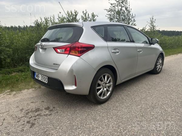 Toyota Auris 2014 in Riga, with an engine capacity of 1.40 L and mileage of 210 thousand km for 4300 €, photo 2 on AUTOMOTO.COM.LV