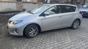 Тойота Аурис 2015 в Рига, объемом двигателя 1.60 л и пробегом 194 тыс. км за 6500 €, фото 3 на AUTOMOTO.COM.LV