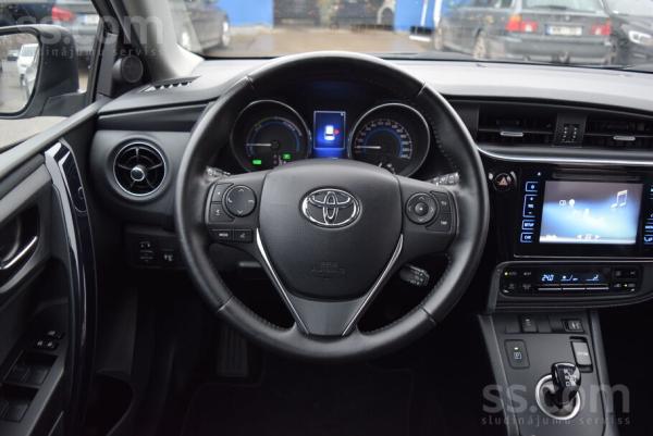 Toyota Auris 2016 in Riga, with an engine capacity of 1.80 L and mileage of 97 thousand km for 12900 €, photo 9 on AUTOMOTO.COM.LV