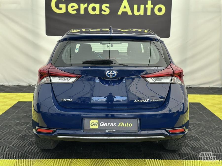 Toyota Auris 2016 in Avizieniai, with an engine capacity of 1.80 L and mileage of 215 thousand km for 9990 €, photo 5 on AUTOMOTO.COM.LV