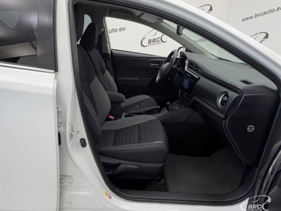 Toyota Auris 2016 Viļņa, ar dzinēja tilpumu 1.80 L un nobraukumu 186 tūkst. km par 10900 €, foto 5 vietnē AUTOMOTO.COM.LV