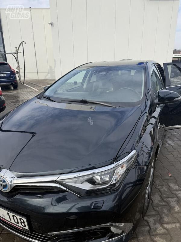 Toyota Auris 2016 in Vilnius, with an engine capacity of 1.80 L and mileage of 207 thousand km for 11000 €, photo 1 on AUTOMOTO.COM.LV