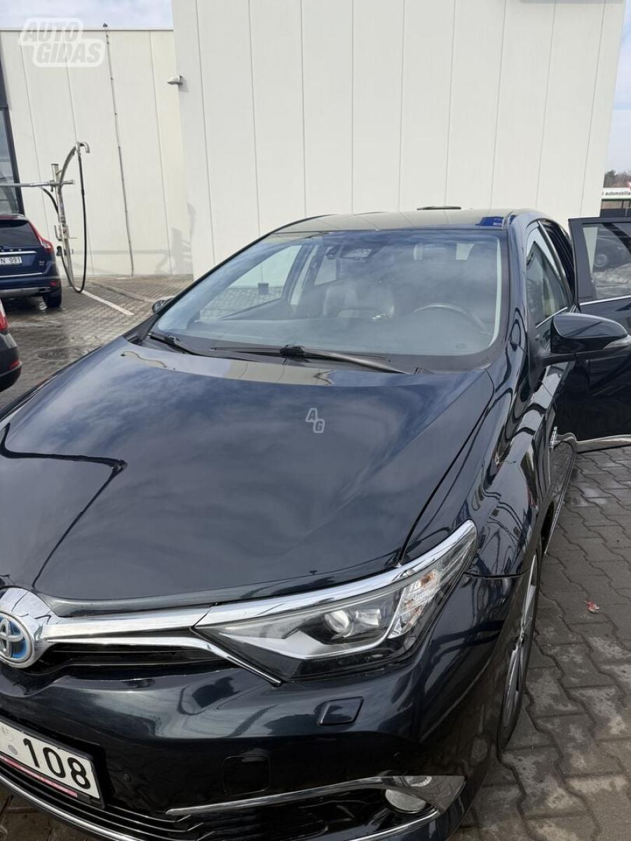 Toyota Auris 2016 in Vilnius, with an engine capacity of 1.80 L and mileage of 207 thousand km for 11000 €, photo 1 on AUTOMOTO.COM.LV