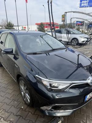Toyota Auris 2016 in Vilnius, with an engine capacity of 1.80 L and mileage of 207 thousand km for 11000 €, photo 3 on AUTOMOTO.COM.LV