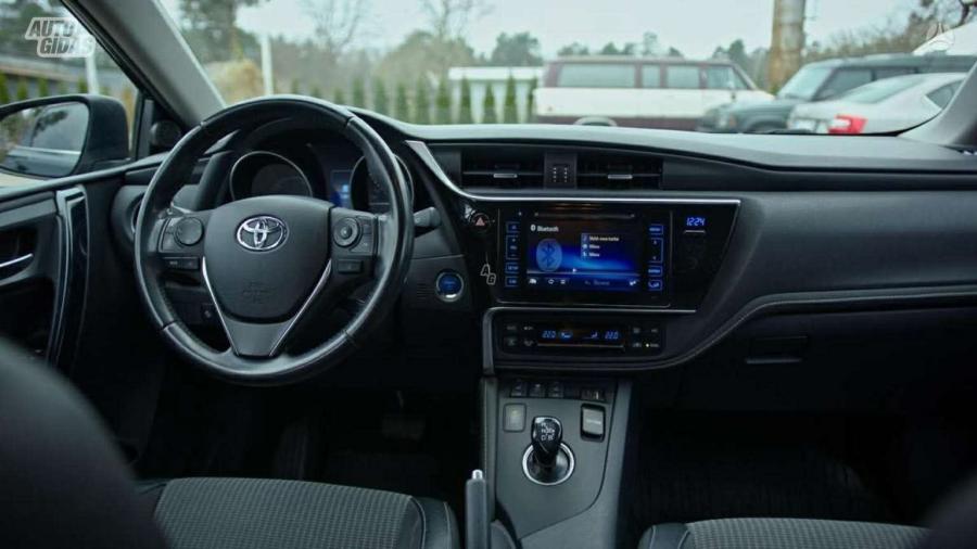 Toyota Auris 2016 in Vilnius, with an engine capacity of 1.80 L and mileage of 207 thousand km for 11000 €, photo 5 on AUTOMOTO.COM.LV