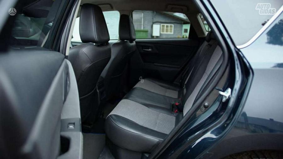 Toyota Auris 2016 in Vilnius, with an engine capacity of 1.80 L and mileage of 207 thousand km for 11000 €, photo 9 on AUTOMOTO.COM.LV