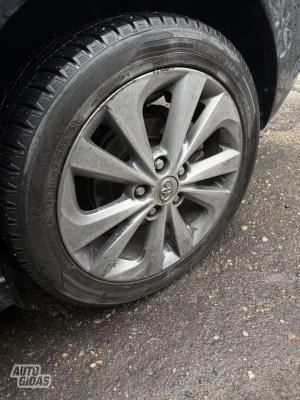 Toyota Auris 2016 in Vilnius, with an engine capacity of 1.80 L and mileage of 207 thousand km for 11000 €, photo 14 on AUTOMOTO.COM.LV
