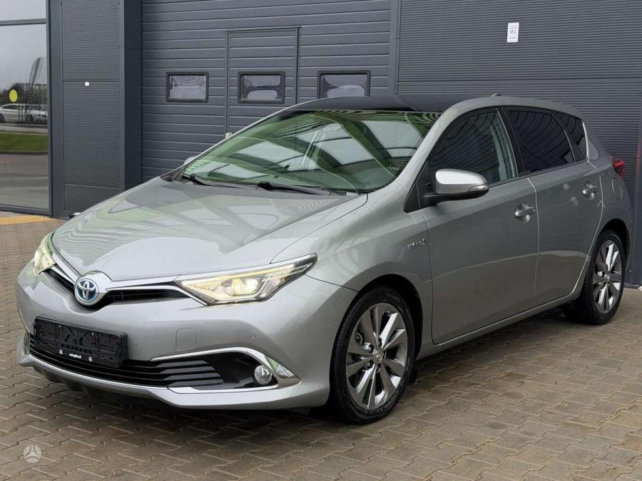Toyota Auris 2016 in Vilnius, with an engine capacity of 1.80 L and mileage of 186 thousand km for 12666 €, photo 3 on AUTOMOTO.COM.LV