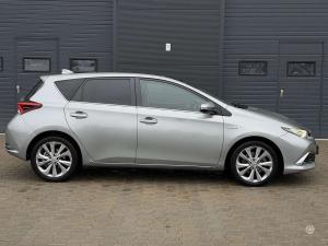 Toyota Auris 2016 in Vilnius, with an engine capacity of 1.80 L and mileage of 186 thousand km for 12666 €, photo 7 on AUTOMOTO.COM.LV