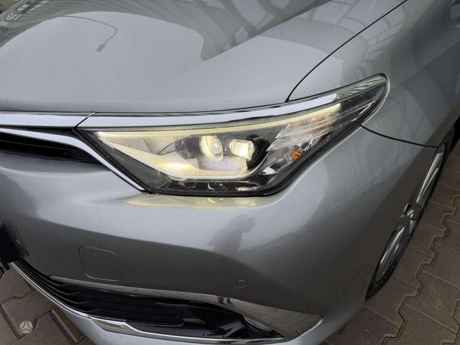 Toyota Auris 2016 in Vilnius, with an engine capacity of 1.80 L and mileage of 186 thousand km for 12666 €, photo 10 on AUTOMOTO.COM.LV