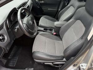 Toyota Auris 2016 in Vilnius, with an engine capacity of 1.80 L and mileage of 186 thousand km for 12666 €, photo 12 on AUTOMOTO.COM.LV