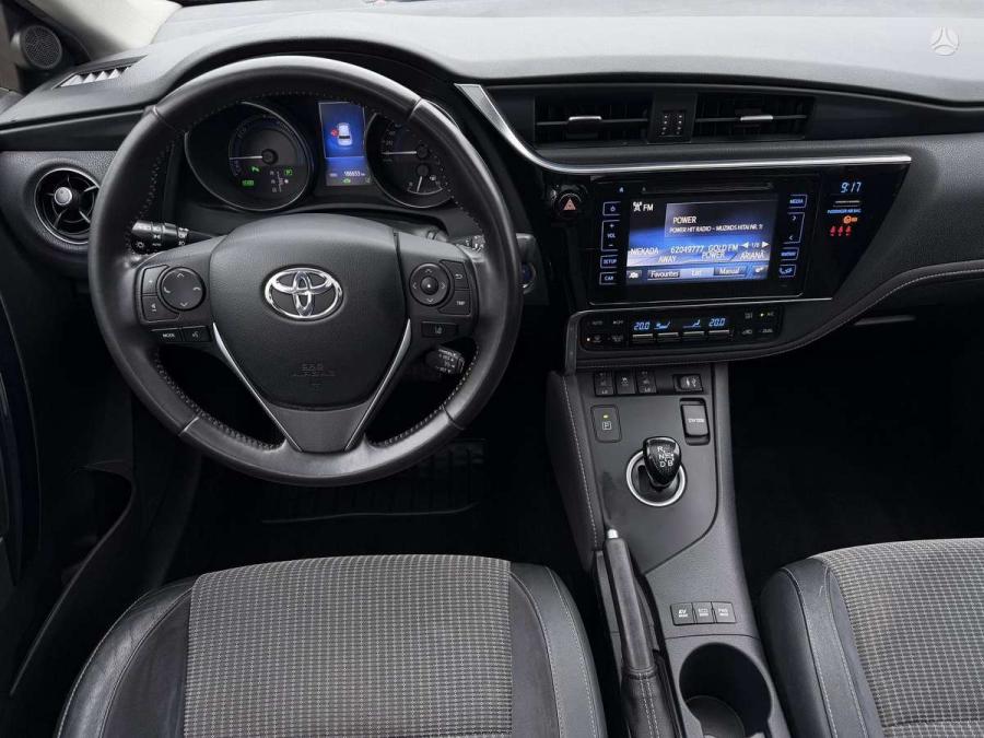 Toyota Auris 2016 in Vilnius, with an engine capacity of 1.80 L and mileage of 186 thousand km for 12666 €, photo 13 on AUTOMOTO.COM.LV