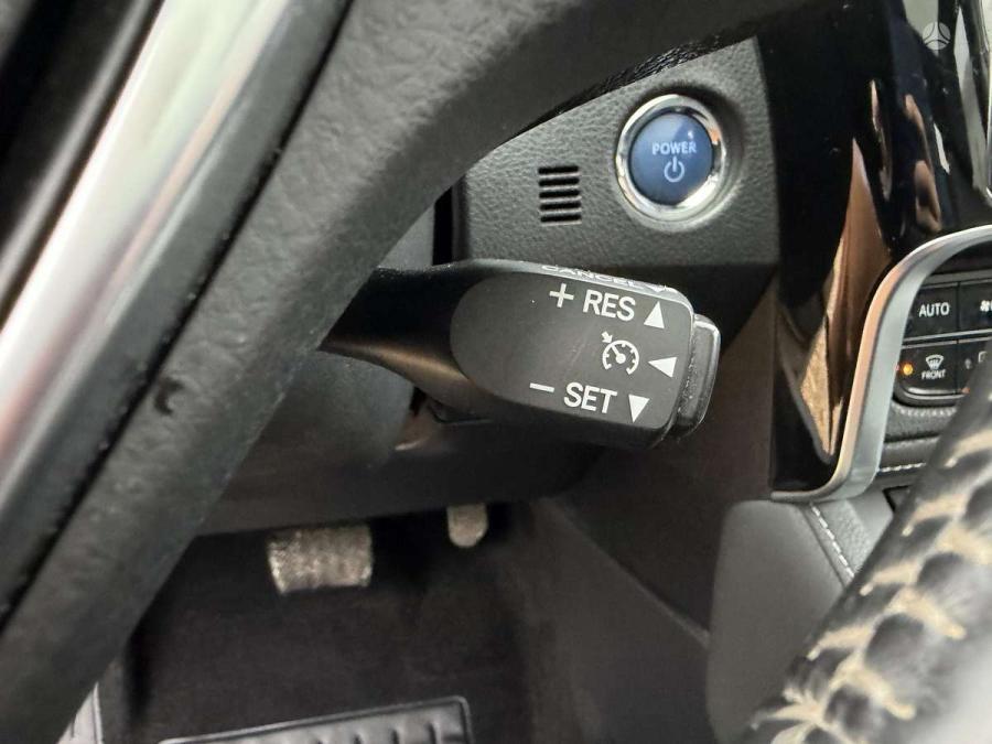 Toyota Auris 2016 in Vilnius, with an engine capacity of 1.80 L and mileage of 186 thousand km for 12666 €, photo 19 on AUTOMOTO.COM.LV