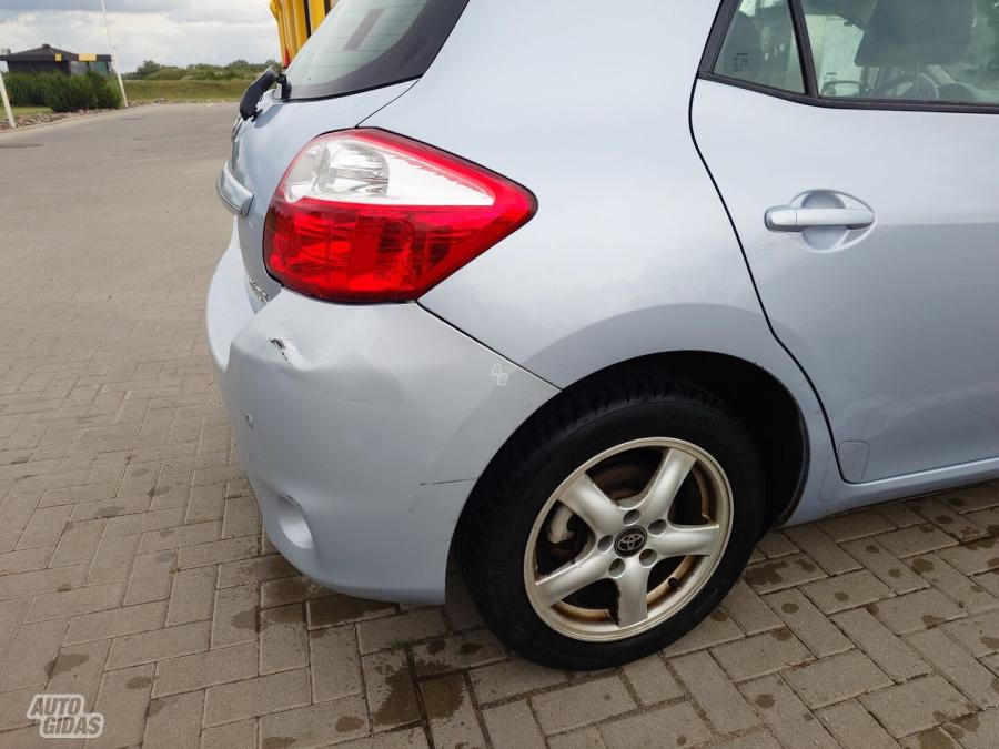 Toyota Auris 2017 in Taurage, with an engine capacity of 2.00 L and mileage of 247 thousand km for 5000 €, photo 5 on AUTOMOTO.COM.LV