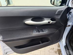 Toyota Auris 2017 in Taurage, with an engine capacity of 2.00 L and mileage of 247 thousand km for 5000 €, photo 12 on AUTOMOTO.COM.LV