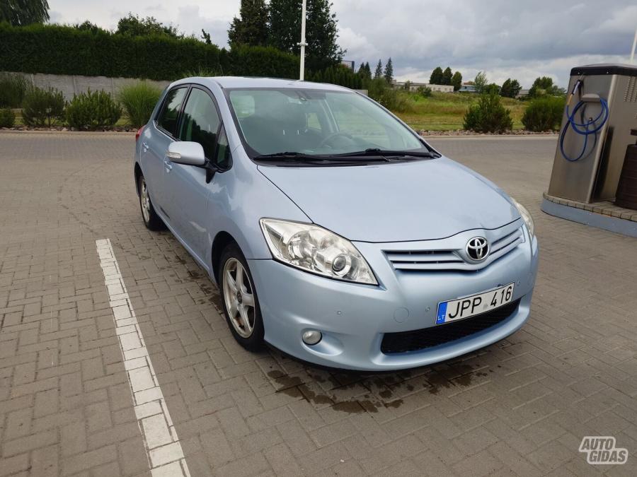 Toyota Auris 2017 in Taurage, with an engine capacity of 2.00 L and mileage of 247 thousand km for 4500 €, photo 3 on AUTOMOTO.COM.LV