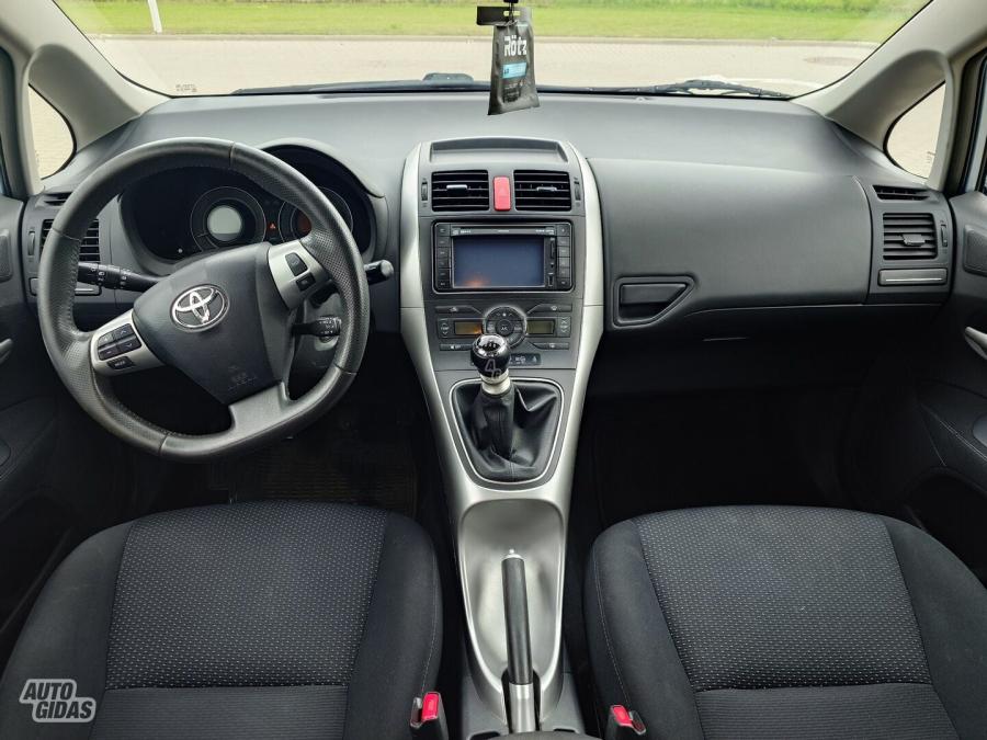 Toyota Auris 2017 in Taurage, with an engine capacity of 2.00 L and mileage of 247 thousand km for 4500 €, photo 10 on AUTOMOTO.COM.LV