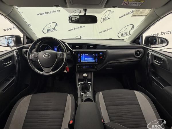 Toyota Auris 2017 in Vilnius, with an engine capacity of 1.60 L and mileage of 115 thousand km for 8900 €, photo 4 on AUTOMOTO.COM.LV