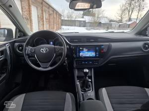 Toyota Auris 2018 in Prienai, with an engine capacity of 1.60 L and mileage of 63 thousand km for 9750 €, photo 2 on AUTOMOTO.COM.LV