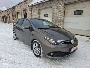 Toyota Auris 2018 in Prienai, with an engine capacity of 1.60 L and mileage of 63 thousand km for 9750 €, photo 3 on AUTOMOTO.COM.LV