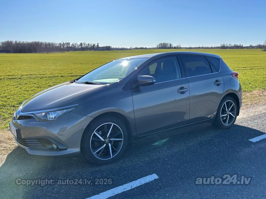 Toyota Auris 2018 in Tartu, with an engine capacity of 1.60 L and mileage of 117 thousand km for 12100 €, photo 3 on AUTOMOTO.COM.LV