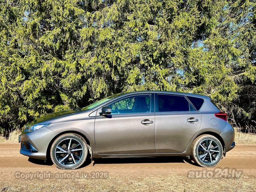 Toyota Auris 2018 in Tartu, with an engine capacity of 1.60 L and mileage of 117 thousand km for 12100 €, photo 5 on AUTOMOTO.COM.LV