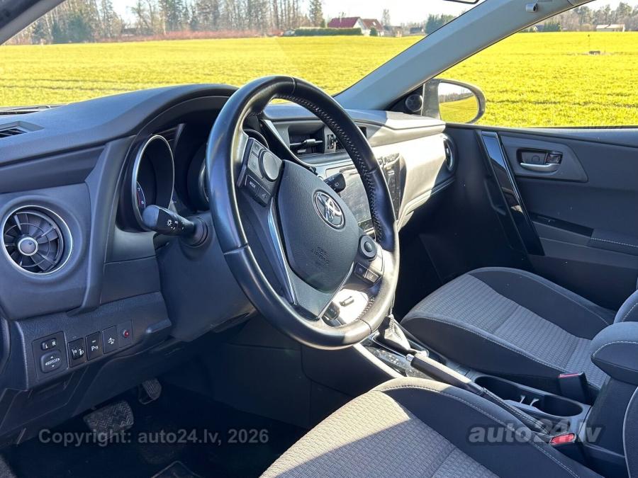 Toyota Auris 2018 in Tartu, with an engine capacity of 1.60 L and mileage of 117 thousand km for 12100 €, photo 10 on AUTOMOTO.COM.LV