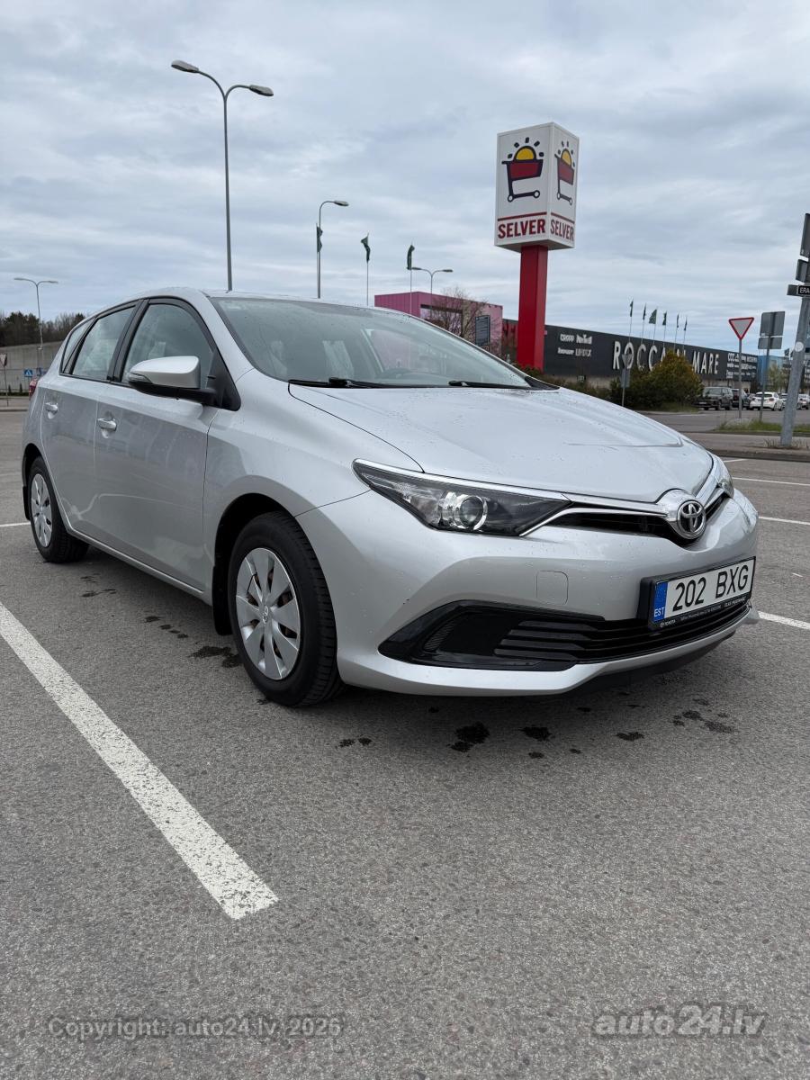 Toyota Auris 2018 in Tallinn, with an engine capacity of 1.60 L and mileage of 160 thousand km for 10800 €, photo 1 on AUTOMOTO.COM.LV