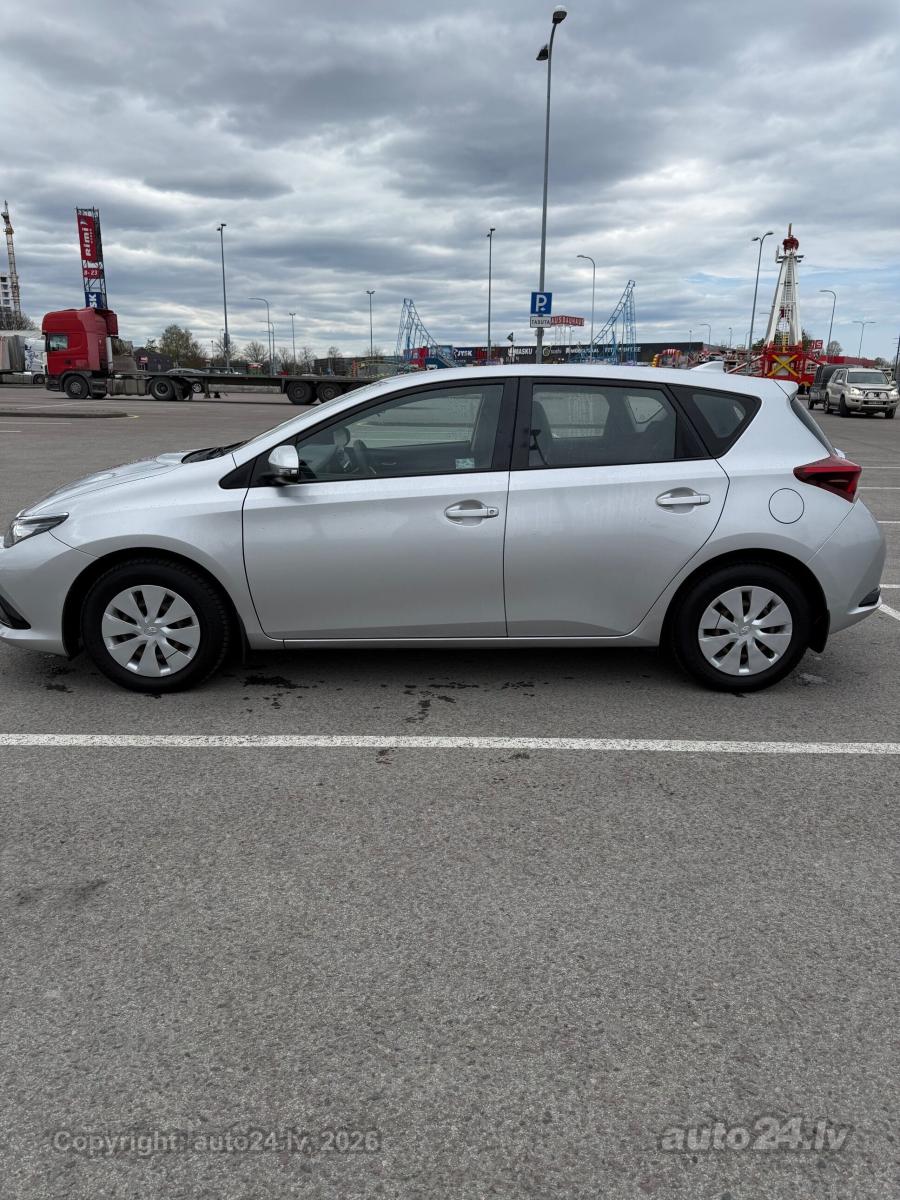 Toyota Auris 2018 in Tallinn, with an engine capacity of 1.60 L and mileage of 160 thousand km for 10800 €, photo 5 on AUTOMOTO.COM.LV