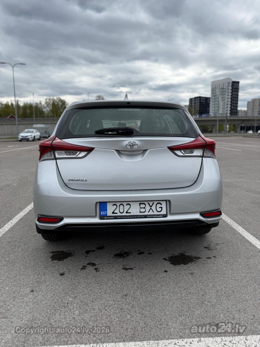 Toyota Auris 2018 in Tallinn, with an engine capacity of 1.60 L and mileage of 160 thousand km for 10800 €, photo 6 on AUTOMOTO.COM.LV