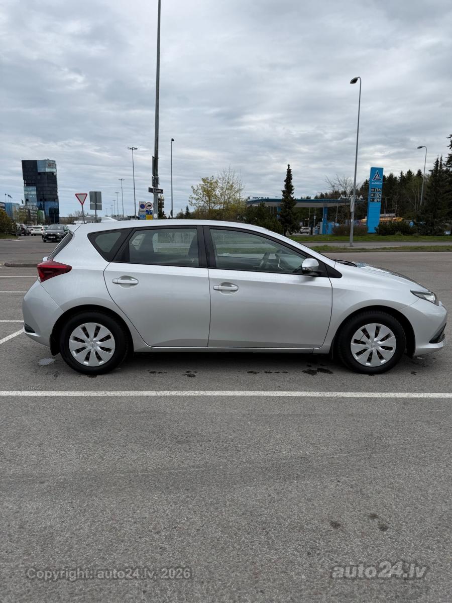 Toyota Auris 2018 in Tallinn, with an engine capacity of 1.60 L and mileage of 160 thousand km for 10800 €, photo 7 on AUTOMOTO.COM.LV