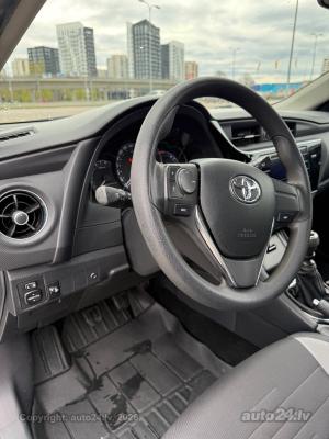 Toyota Auris 2018 in Tallinn, with an engine capacity of 1.60 L and mileage of 160 thousand km for 10800 €, photo 13 on AUTOMOTO.COM.LV