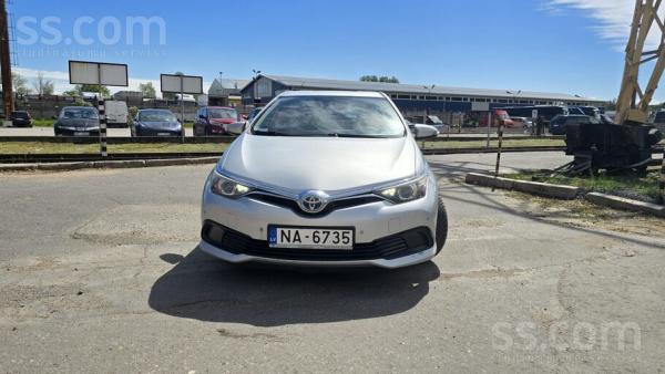 Toyota Auris 2018 Rīga, ar dzinēja tilpumu 1.80 L un nobraukumu 221 tūkst. km par 9000 €, foto 1 vietnē AUTOMOTO.COM.LV