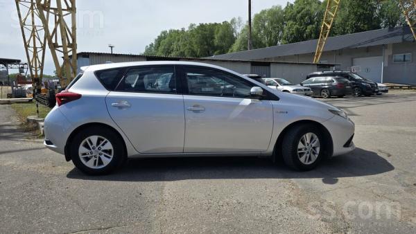 Toyota Auris 2018 Rīga, ar dzinēja tilpumu 1.80 L un nobraukumu 221 tūkst. km par 9000 €, foto 3 vietnē AUTOMOTO.COM.LV
