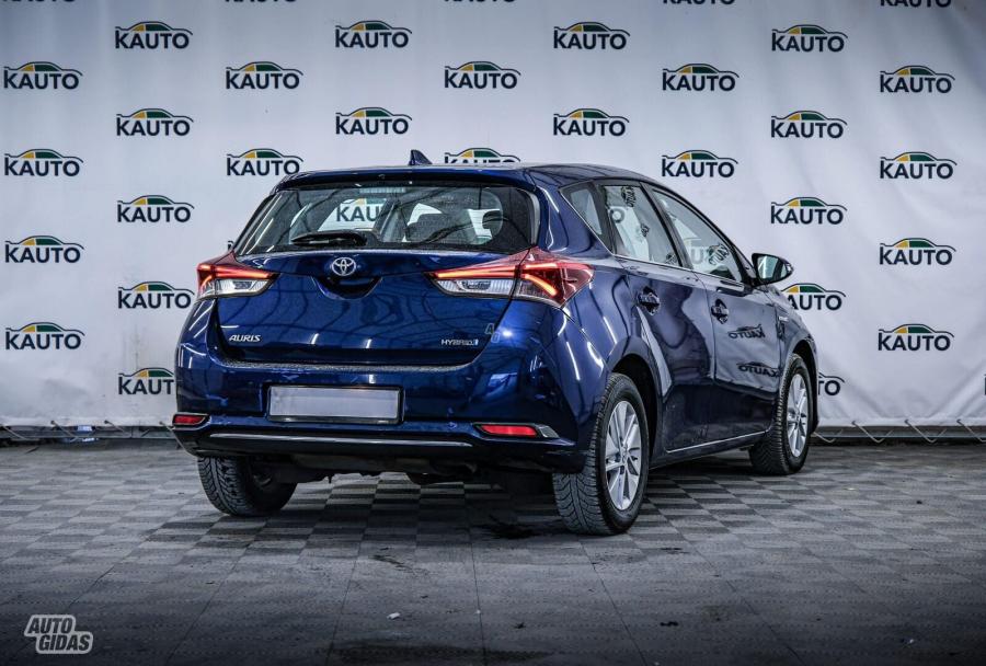 Toyota Auris 2018 in Kaunas, with an engine capacity of 1.80 L and mileage of 238 thousand km for 10490 €, photo 4 on AUTOMOTO.COM.LV