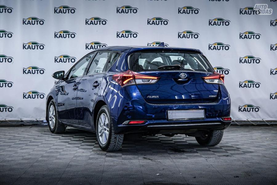 Toyota Auris 2018 in Kaunas, with an engine capacity of 1.80 L and mileage of 238 thousand km for 10490 €, photo 5 on AUTOMOTO.COM.LV