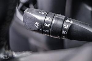 Toyota Auris 2018 in Kaunas, with an engine capacity of 1.80 L and mileage of 238 thousand km for 10490 €, photo 15 on AUTOMOTO.COM.LV