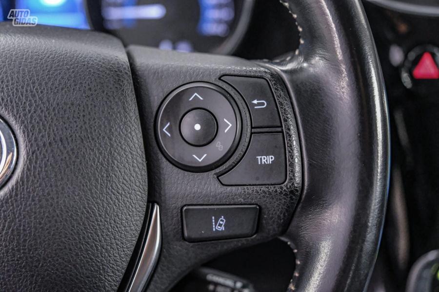 Toyota Auris 2018 in Kaunas, with an engine capacity of 1.80 L and mileage of 238 thousand km for 10490 €, photo 17 on AUTOMOTO.COM.LV
