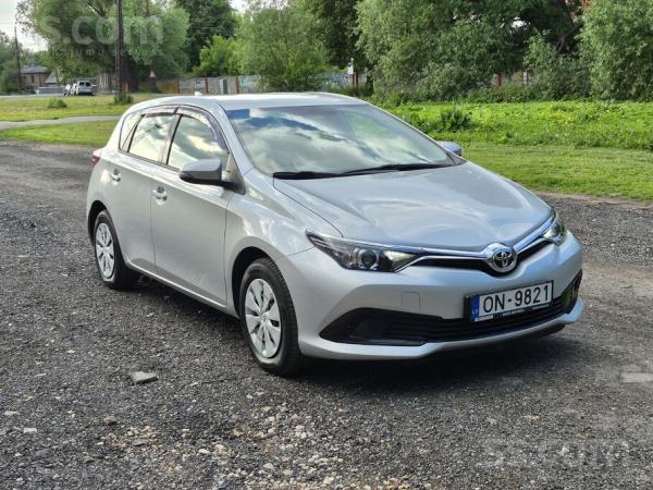 Toyota Auris 2018 in Riga, with an engine capacity of 1.60 L and mileage of 159 thousand km for 7600 €, photo 2 on AUTOMOTO.COM.LV
