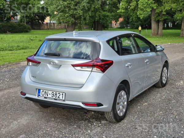 Toyota Auris 2018 in Riga, with an engine capacity of 1.60 L and mileage of 159 thousand km for 7600 €, photo 4 on AUTOMOTO.COM.LV