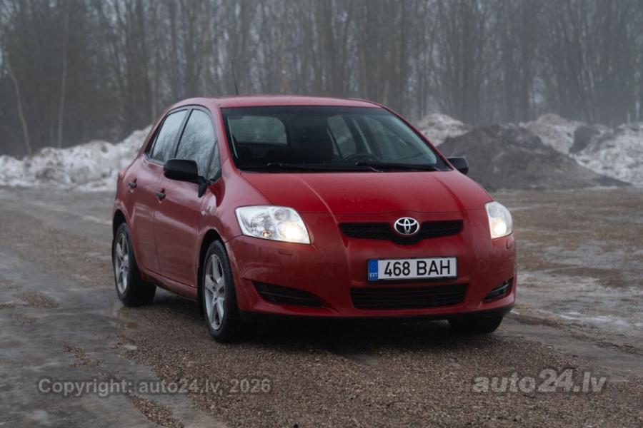 Red Toyota Auris 2007 in Tallinn, with an engine capacity of 1.60 L and mileage of 234 thousand km for 2600 €, photo 1 on AUTOMOTO.COM.LV