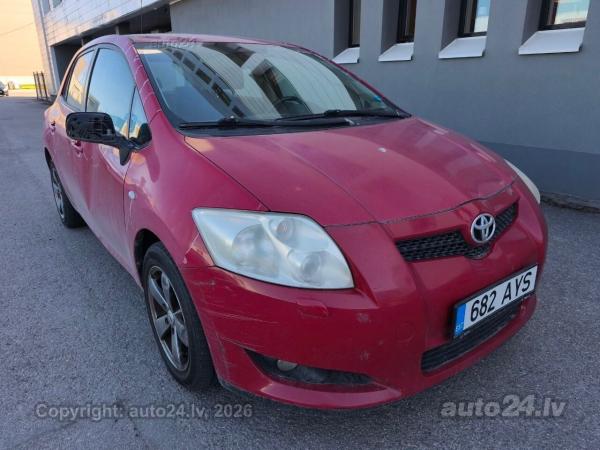 Sarkans Toyota Auris 2007 Tallina, ar dzinēja tilpumu 1.60 L un nobraukumu 132 tūkst. km par 1299 €, foto 7 vietnē AUTOMOTO.COM.LV